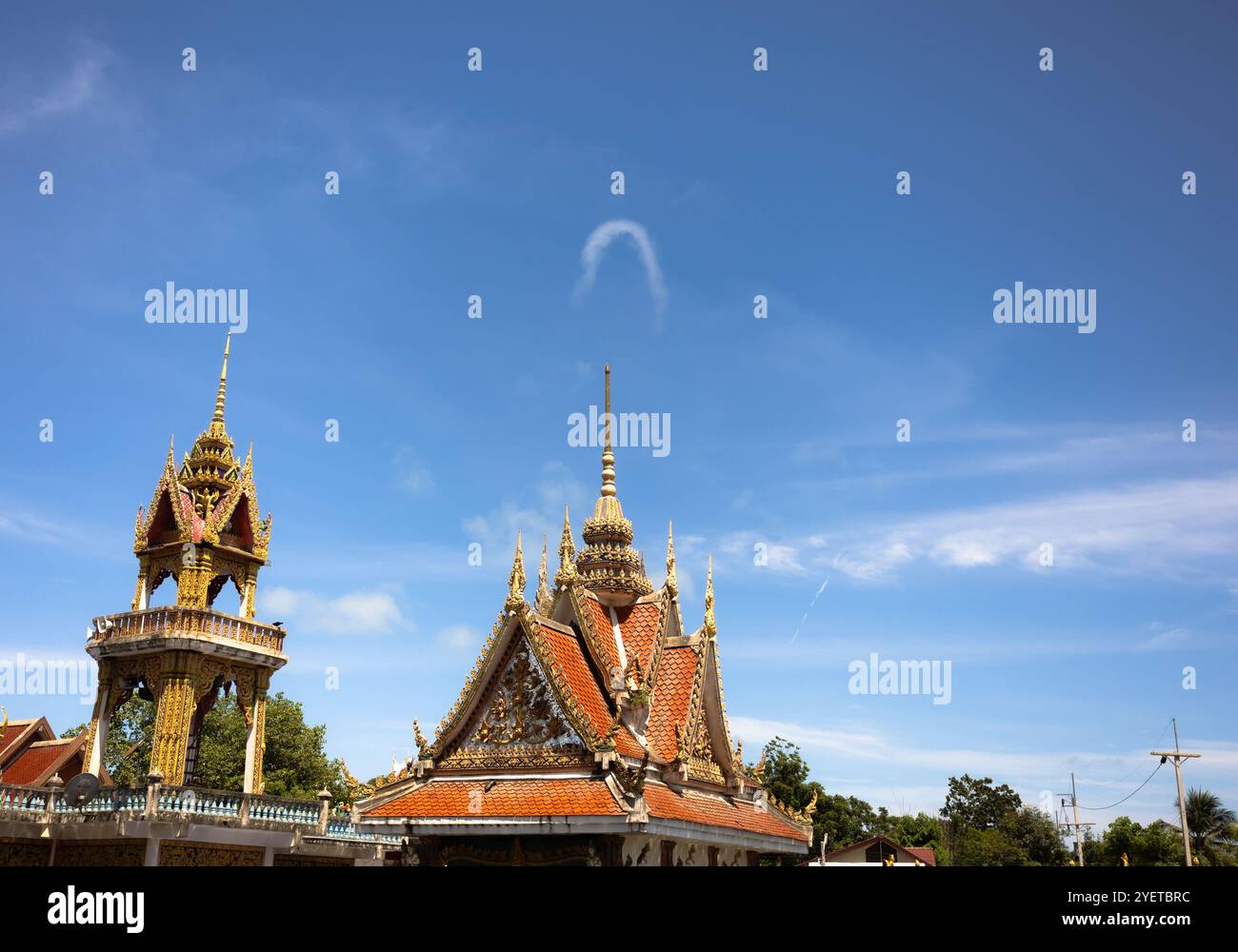 Traditional thai temple architecture hi-res stock photography and images - Alamy