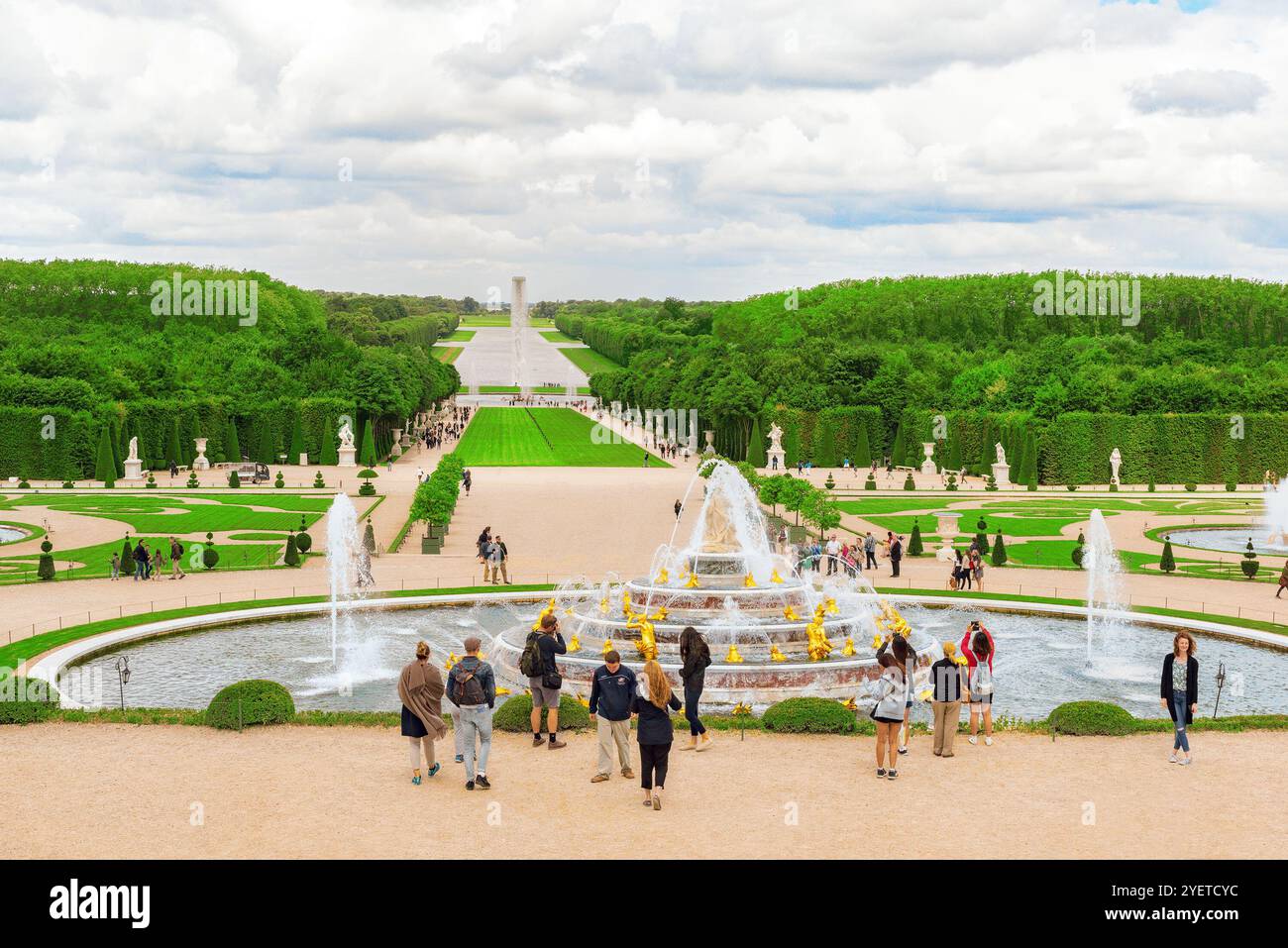 Versailles palace exterior sun hi-res stock photography and images - Alamy