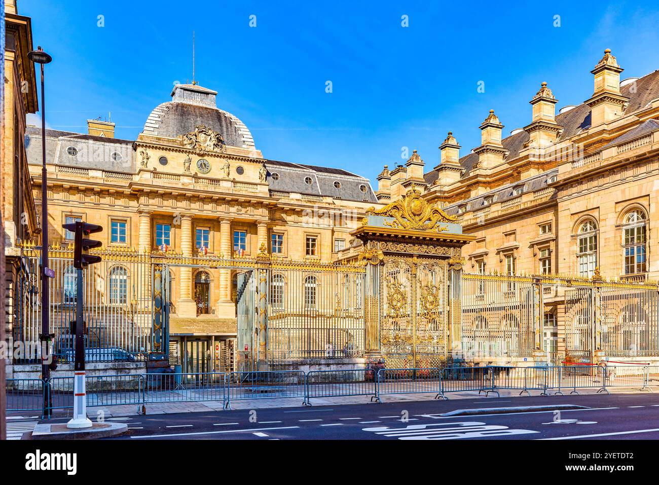Palace of Justice. Magnificent, gorgeous Paris in early spring Stock ...