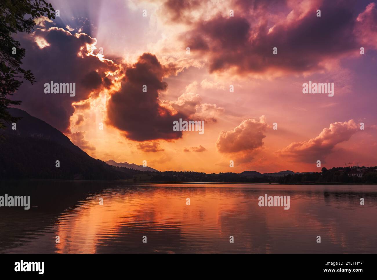 Lago weissensee hi-res stock photography and images - Alamy