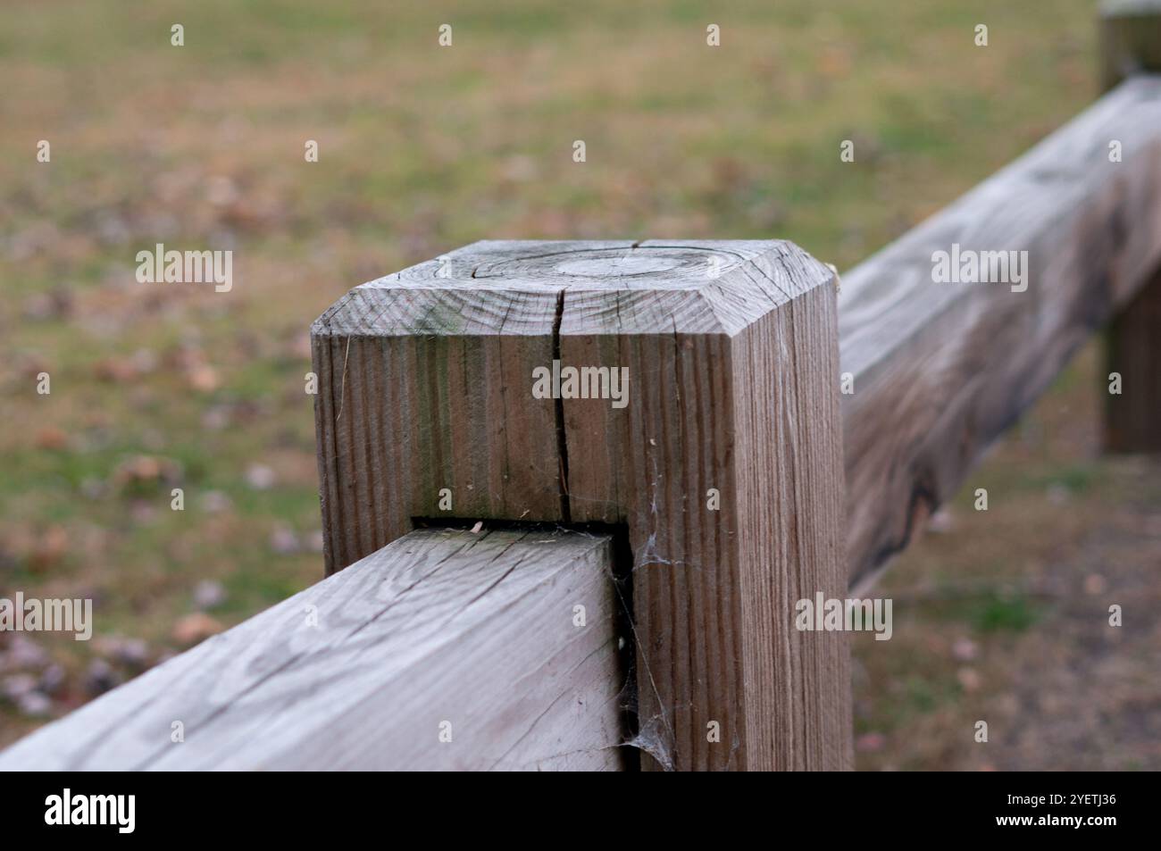 Sturdy wooden fence hi-res stock photography and images - Alamy