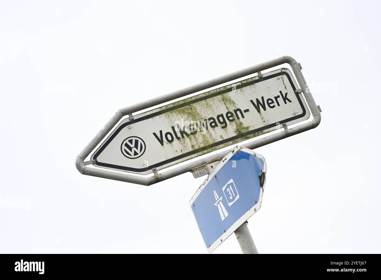 Volkswagen-Werk Emden in der Krise. Ein in die Jahre gekommenes ...