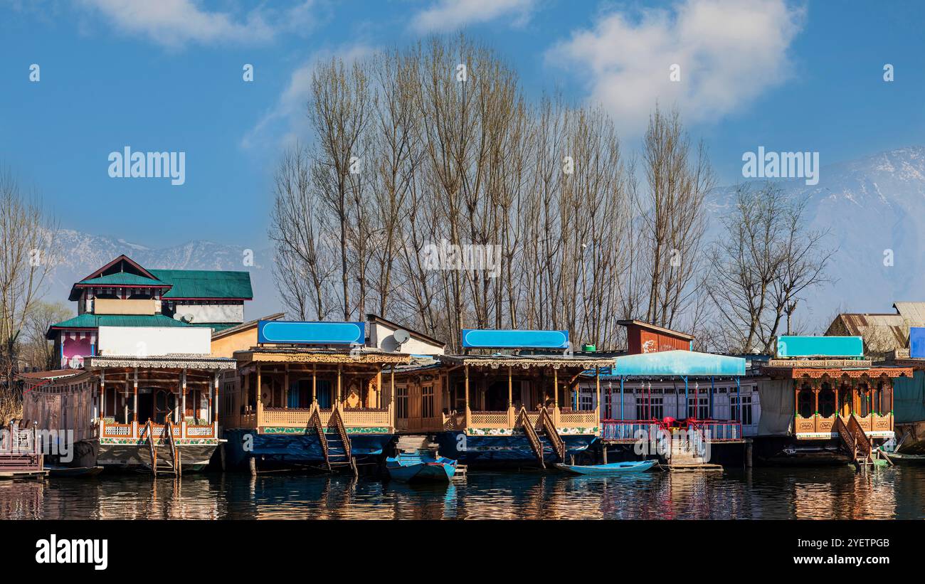 Beautiful Houseboats.Kashmir's houseboats, floating palaces on the ...