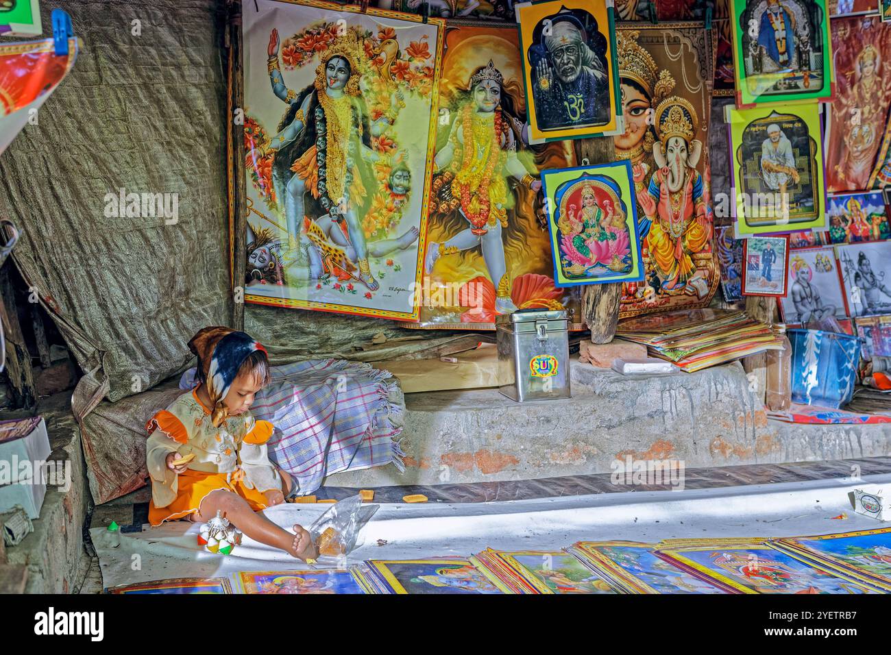 28 Nov 2006 Religious and Mythology Posters seller stall Pavagadh ...