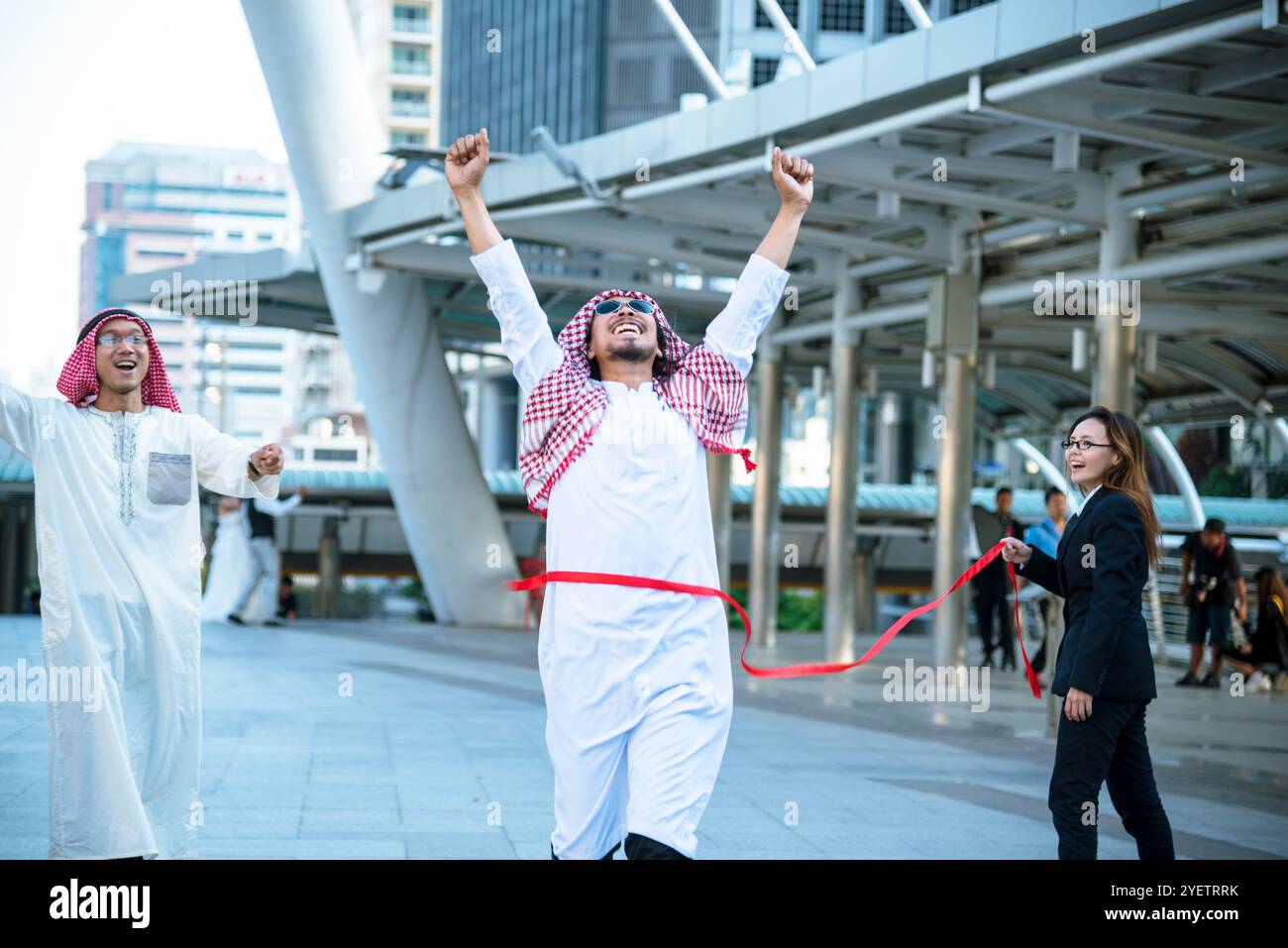 Saudi emirati arab businessman meeting hi-res stock photography and ...