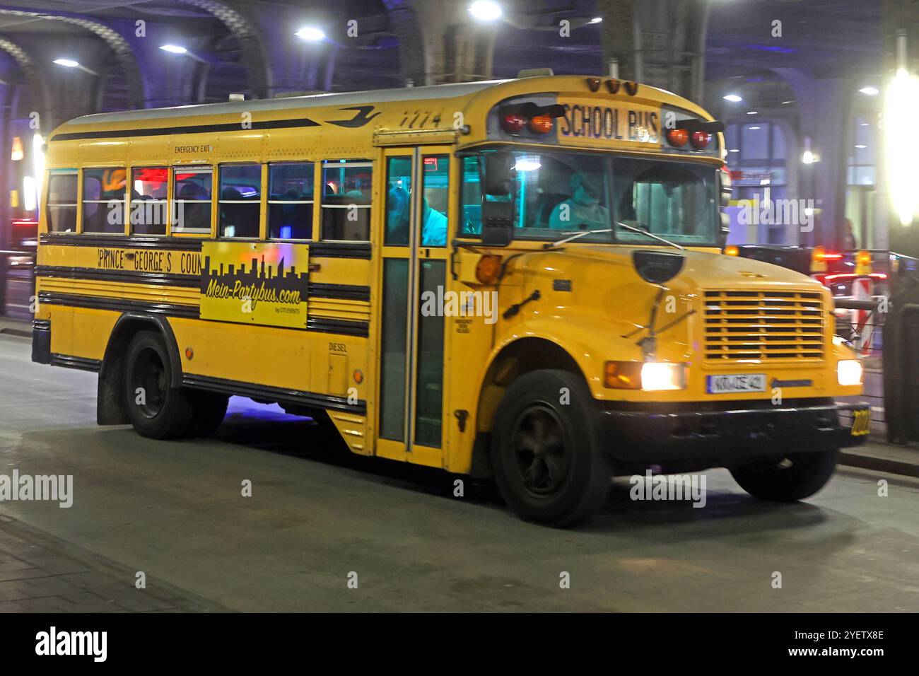 Schulbusse aus den USA Ein Schulbus aus den USA hat eine neue Heimat ...