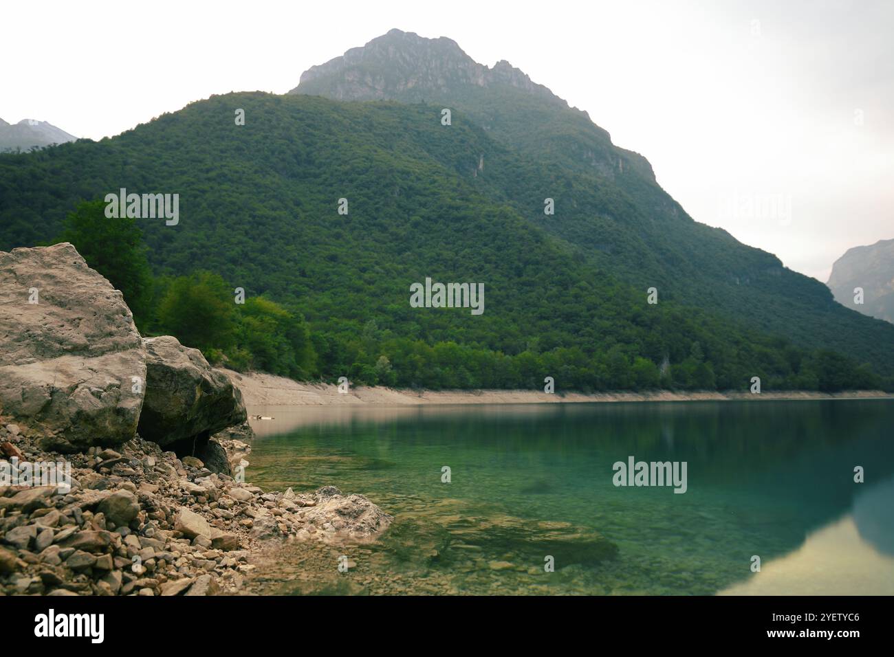 lago del mis Stock Photo - Alamy