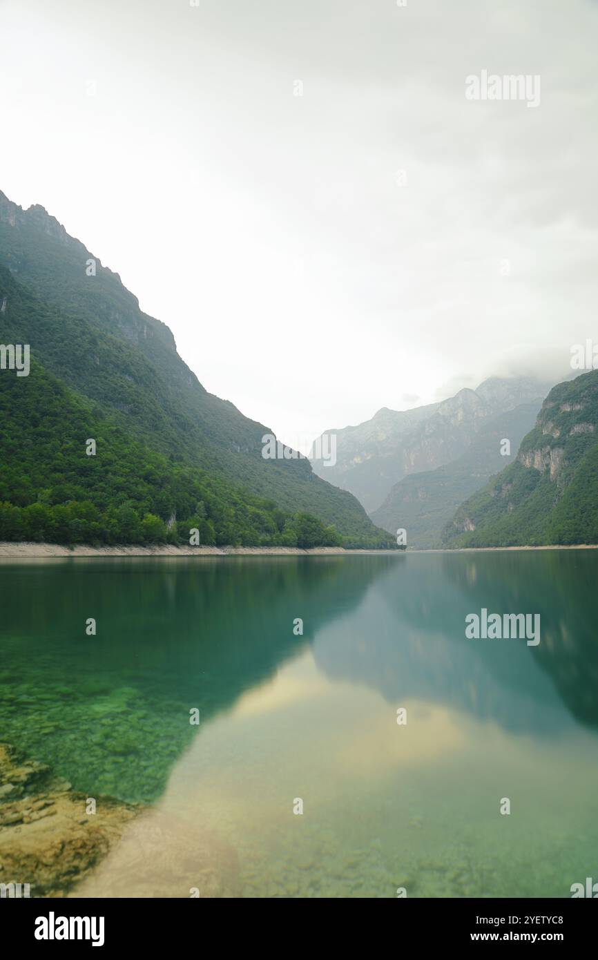 lago del mis Stock Photo - Alamy