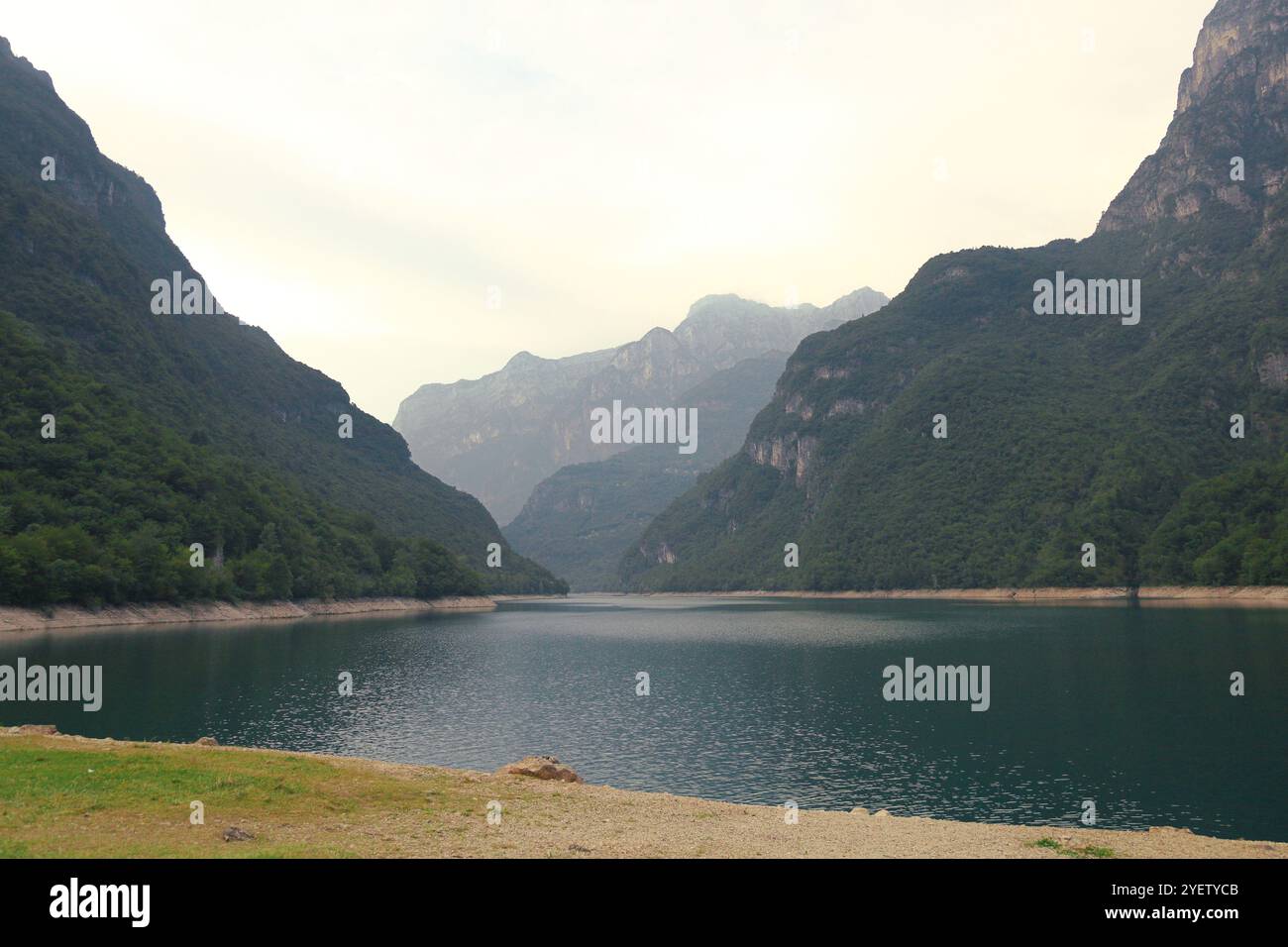 lago del mis Stock Photo - Alamy