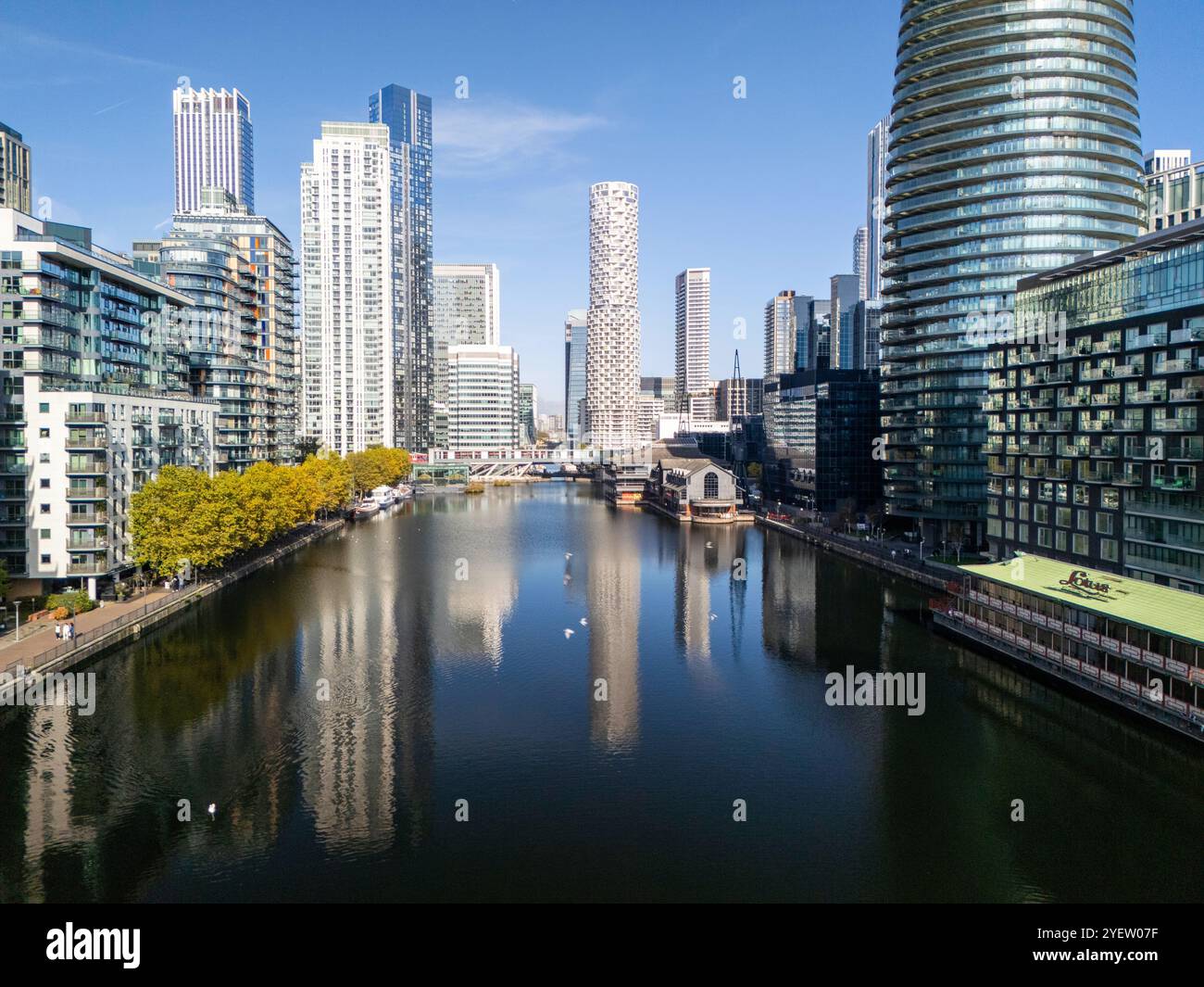 The quay club canary wharf hi-res stock photography and images - Alamy