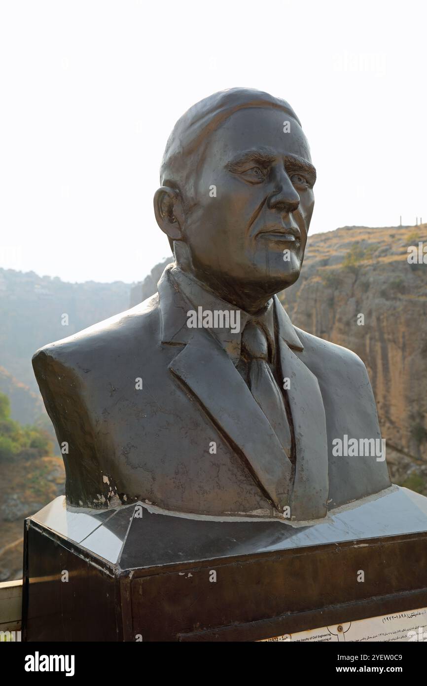 Bust of A M Hamilton in Iraqi Kurdistan Stock Photo - Alamy