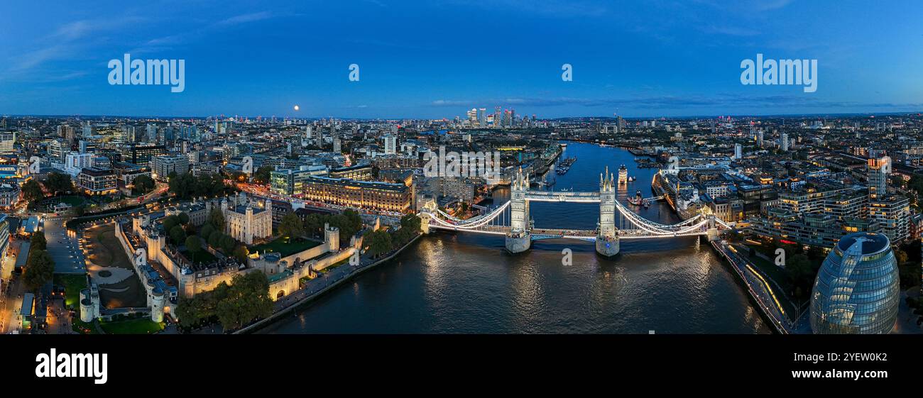 Panoramic image at tower bridge and tower of london hi-res stock ...