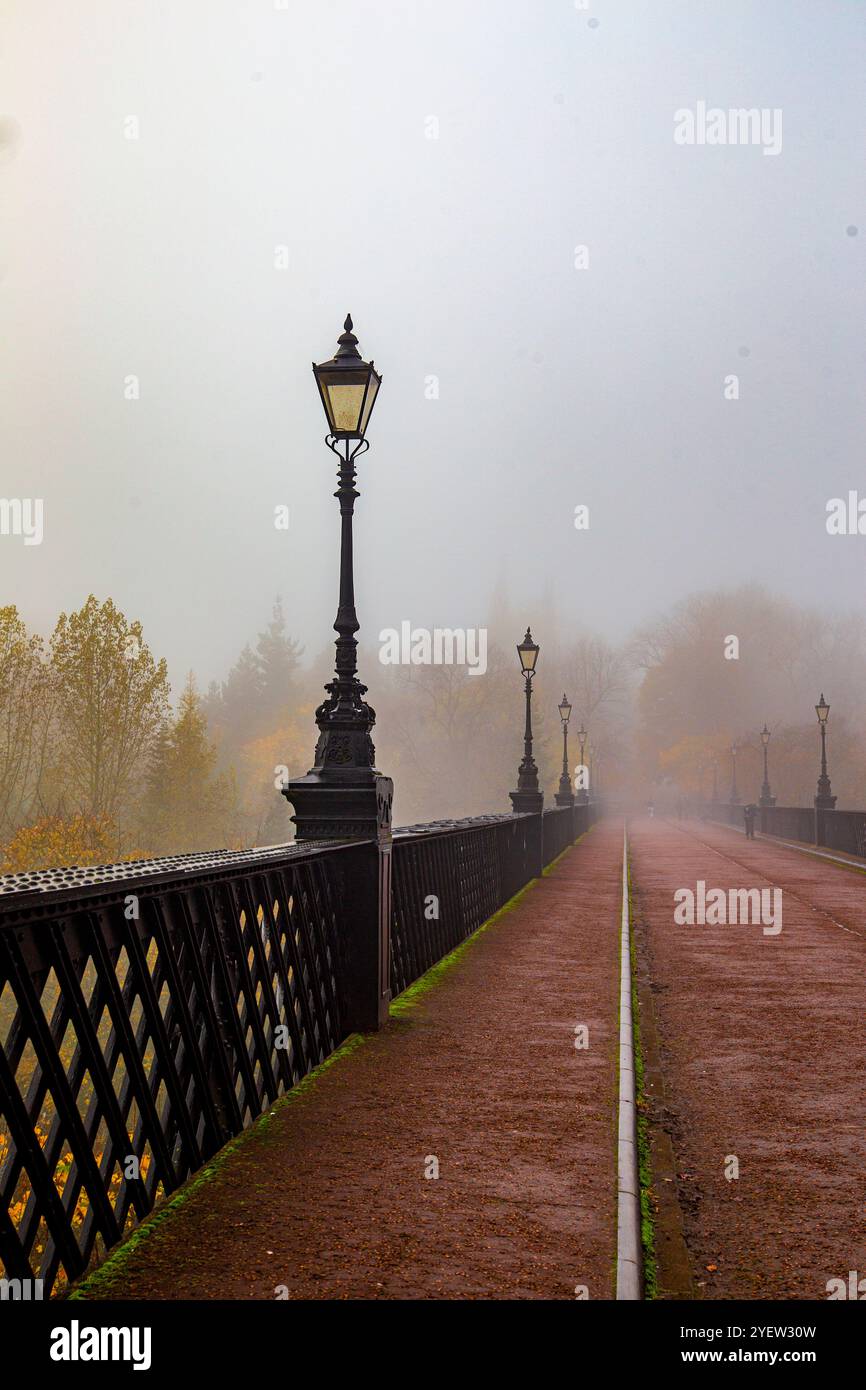 Fog on Bridge - Armstrong Bridge, Newcastle Stock Photo - Alamy