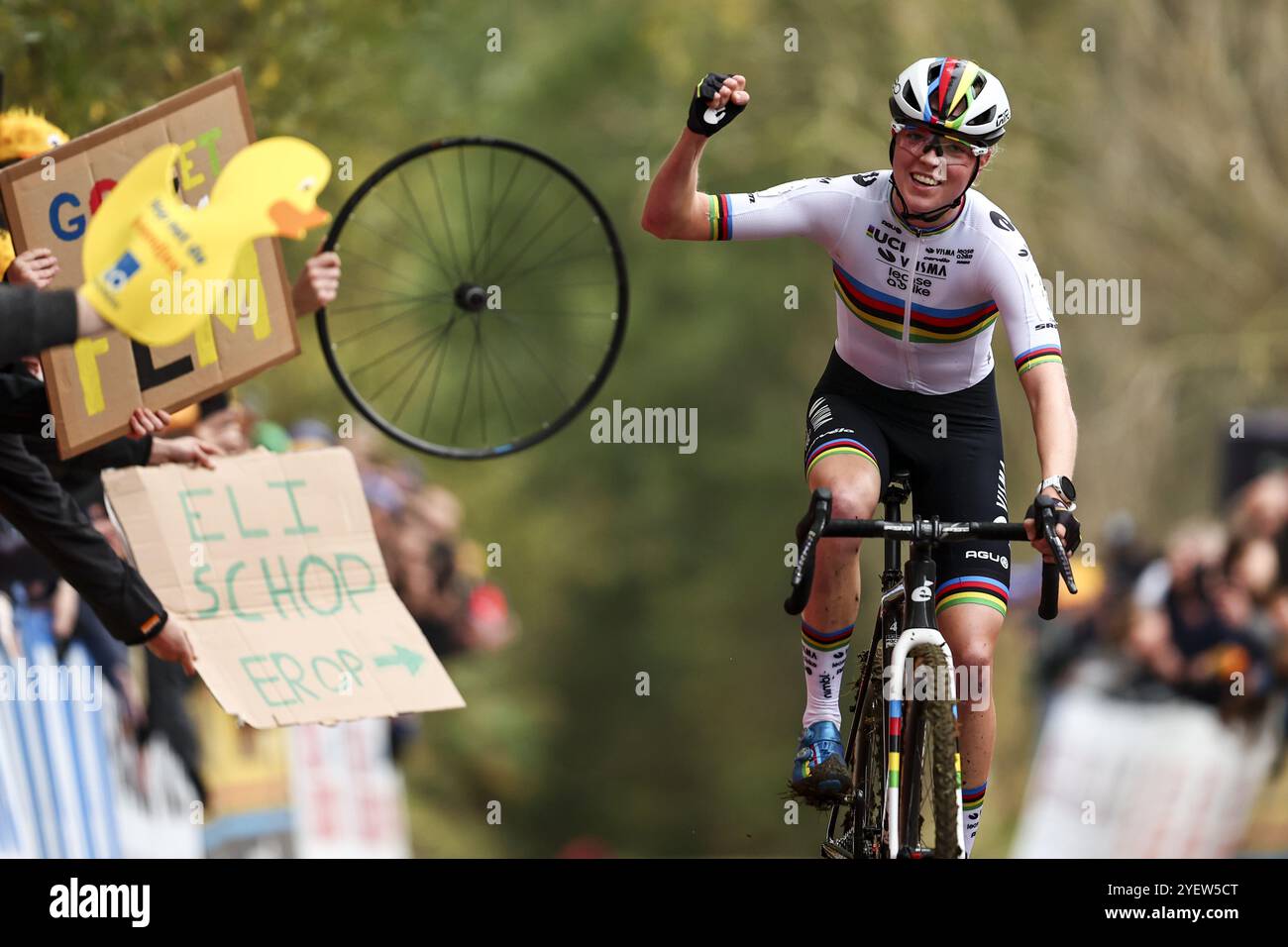 Oudenaarde, Belgium. 01st Nov, 2024. Dutch Fem Van Empel celebrates as ...