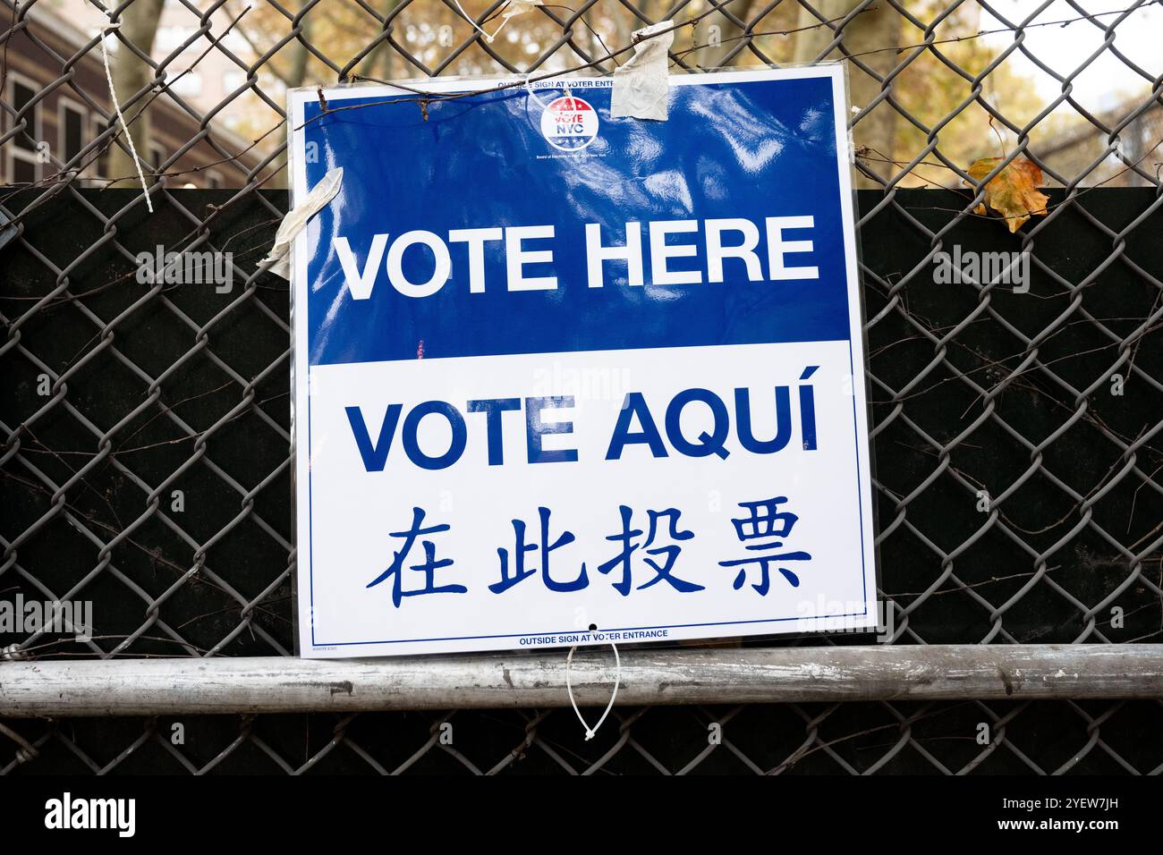 High school sign voting hi-res stock photography and images - Alamy