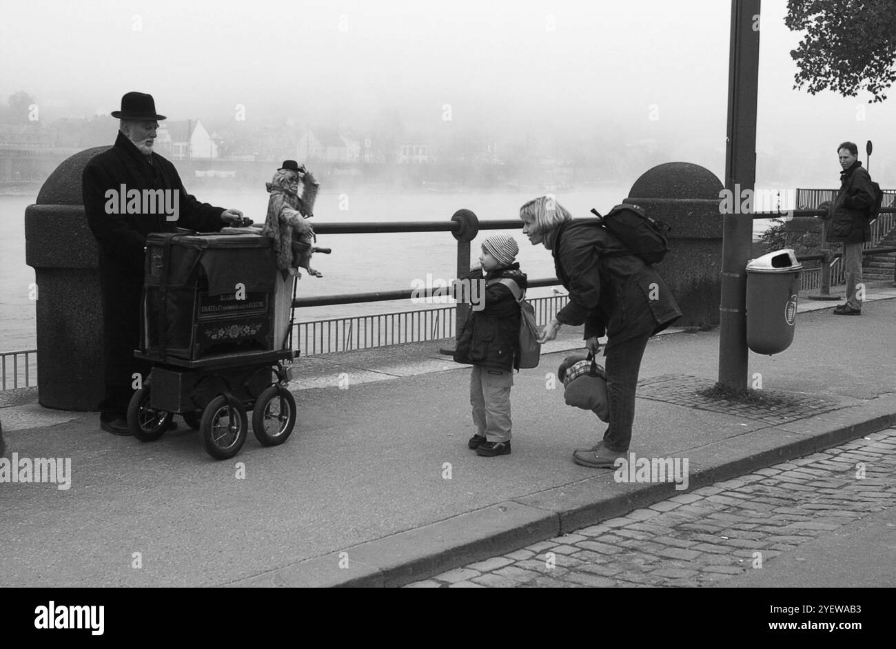 Child entertainers Black and White Stock Photos & Images - Alamy