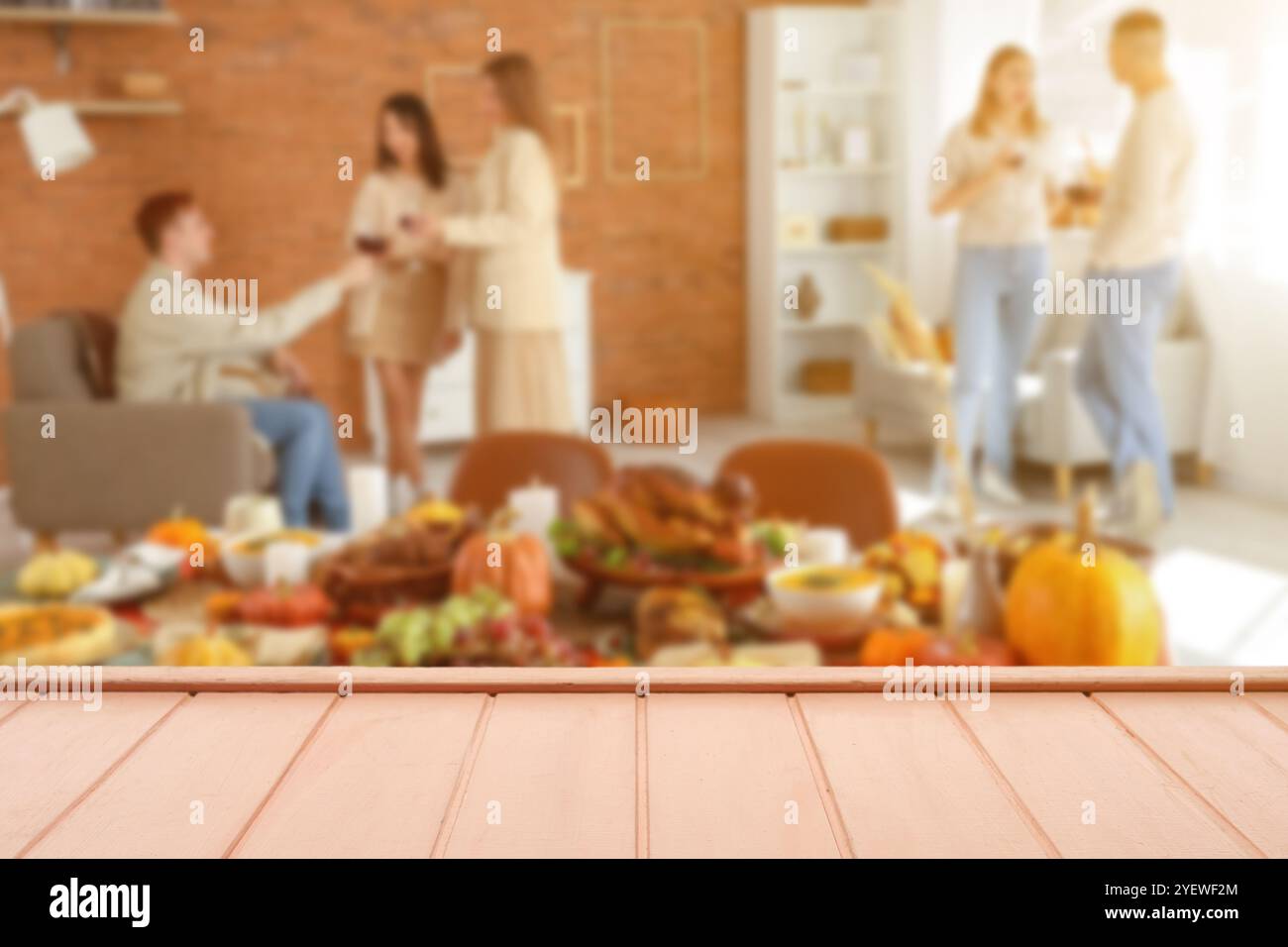 Man woman empty dining table home hi-res stock photography and images ...