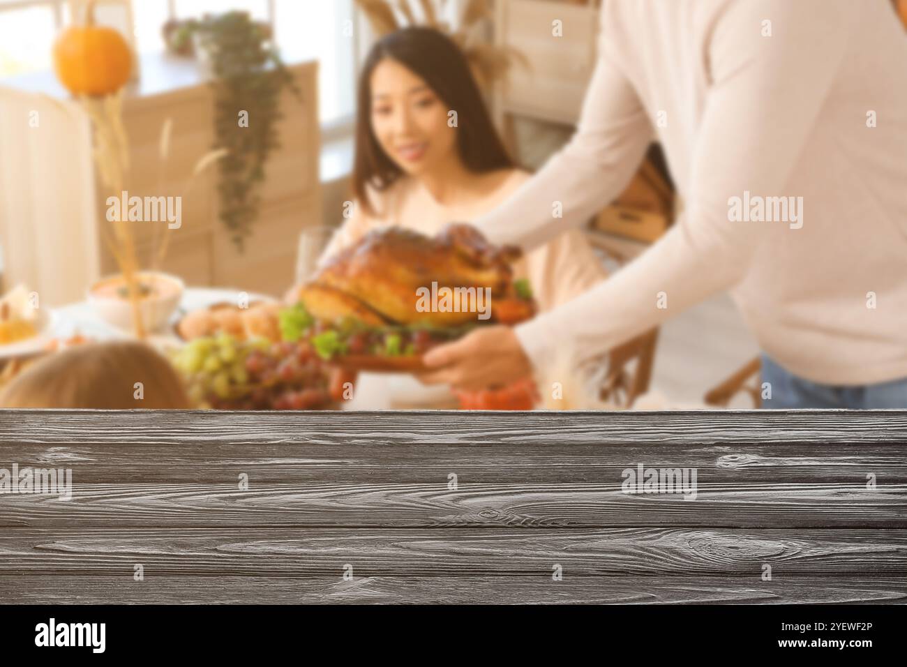Asian american family dinner hi-res stock photography and images - Alamy