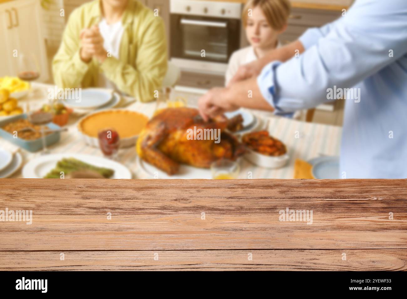 Parents dinner table empty hi-res stock photography and images - Alamy