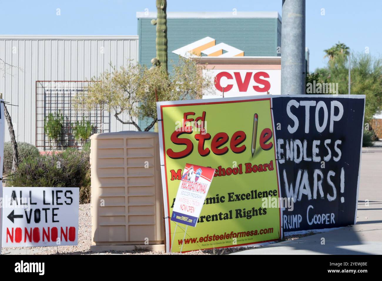 Mesa, USA. 30th Oct, 2024. Political signs for the November 5th General ...
