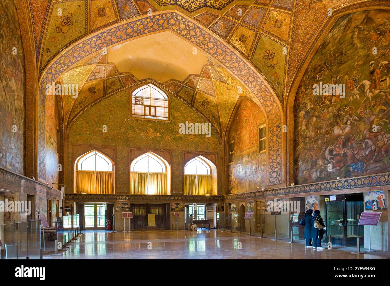 Iran. Isfahan. Chehel Sotoun Palace Stock Photo - Alamy