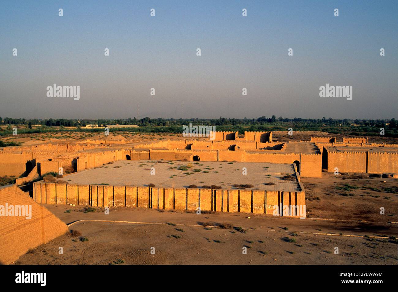 Ziggurat iraq hi-res stock photography and images - Alamy