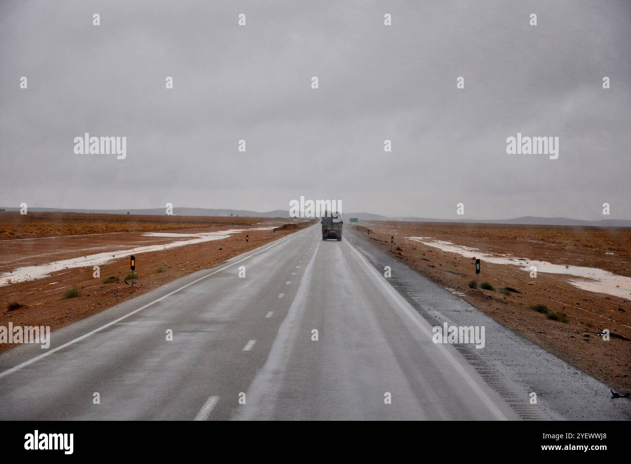 Iran road hi-res stock photography and images - Alamy