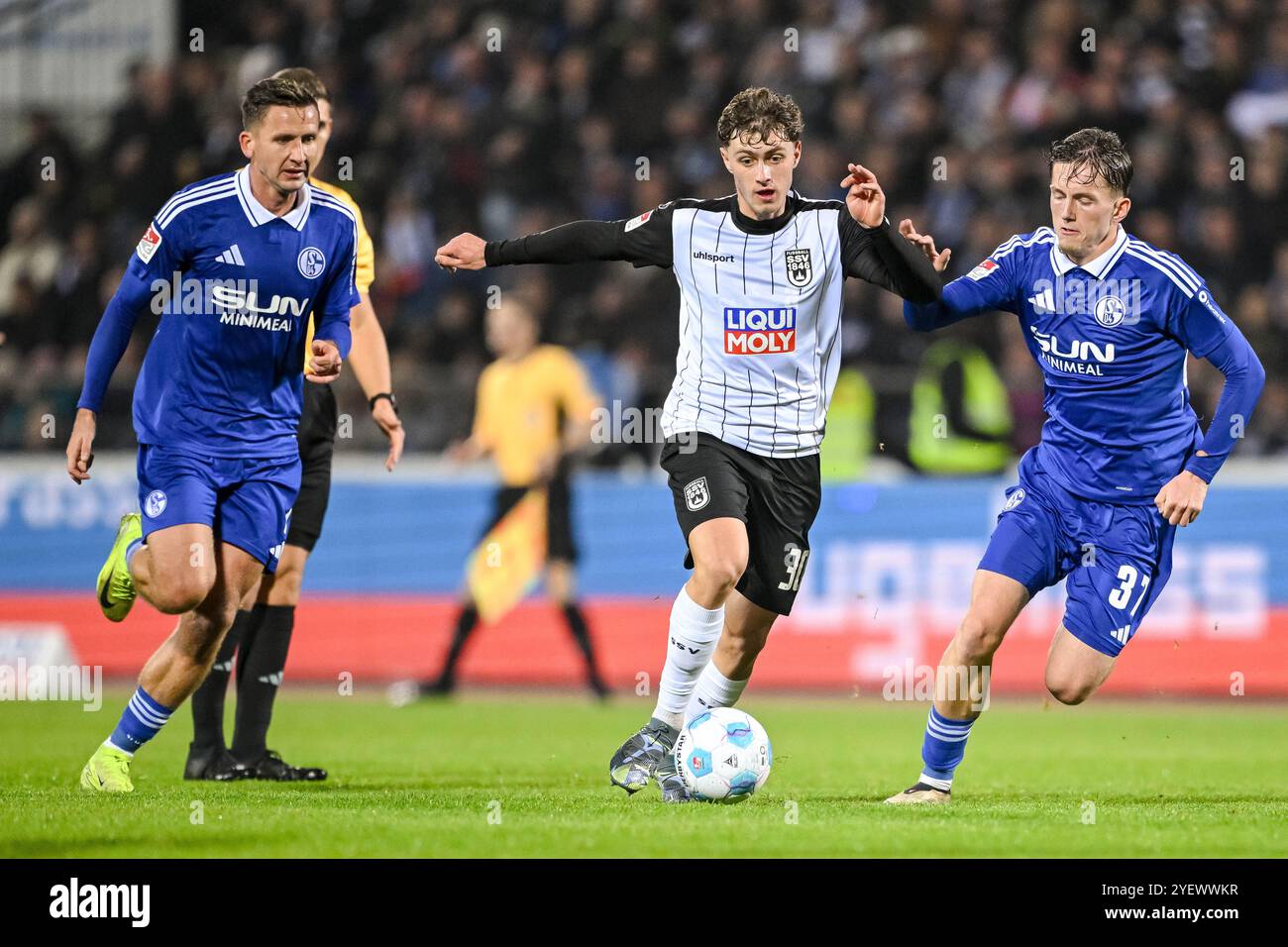 Ulm, Germany. 01st Nov, 2024. Soccer: Bundesliga 2, SSV Ulm 1846 - FC ...