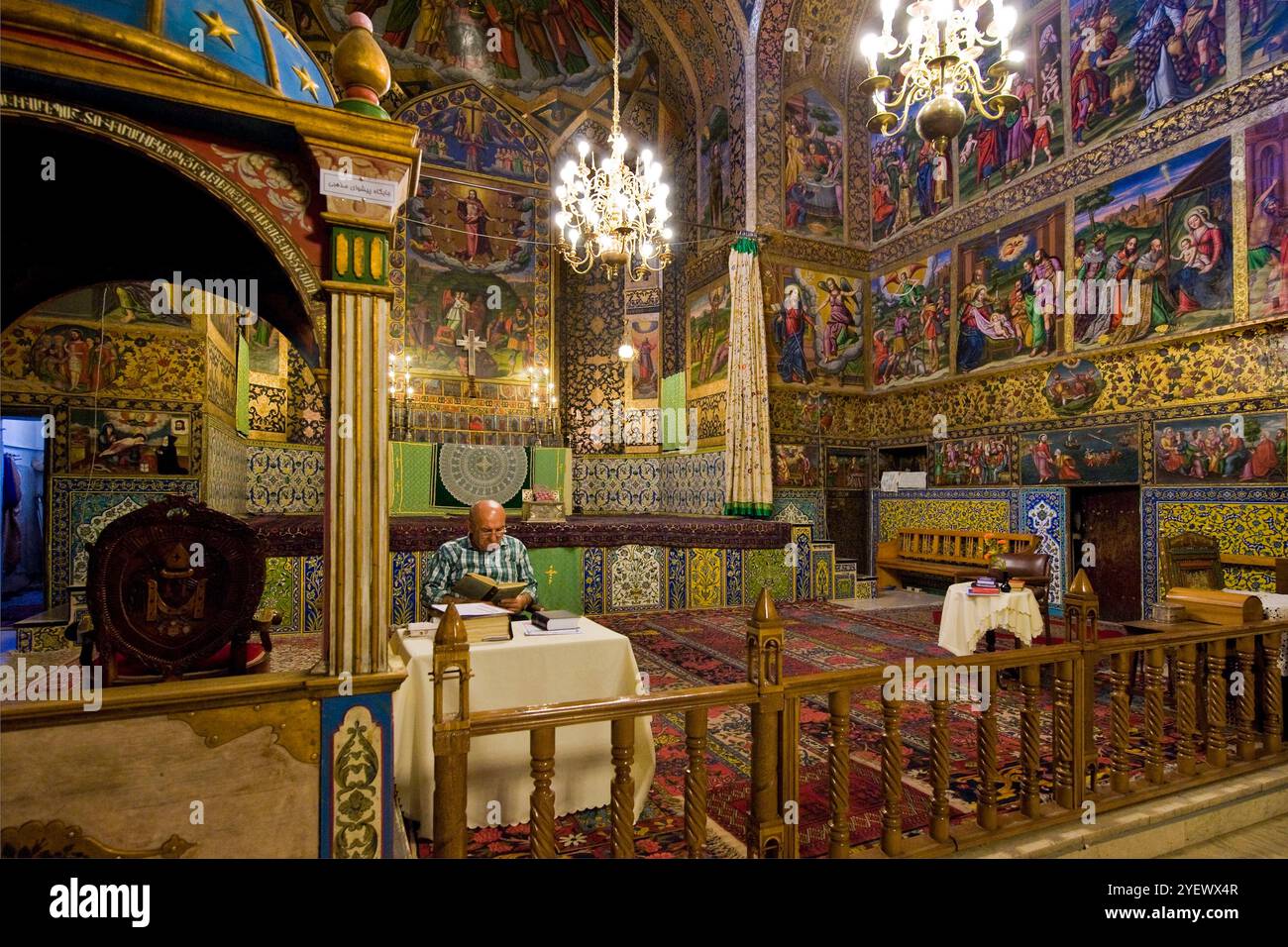 Vank cathedral interior hi-res stock photography and images - Alamy