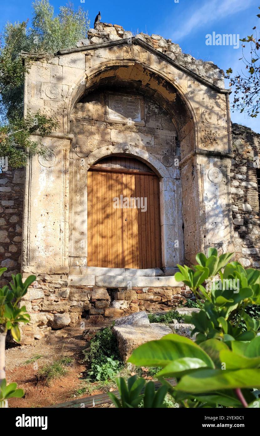 Ancient architectural door and ruins Stock Photo - Alamy