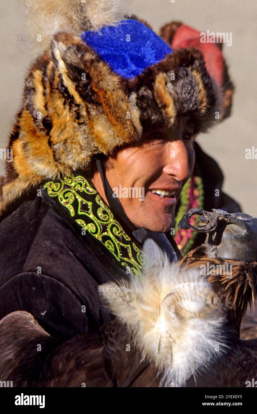 Man with traditional altai costume hi-res stock photography and images ...