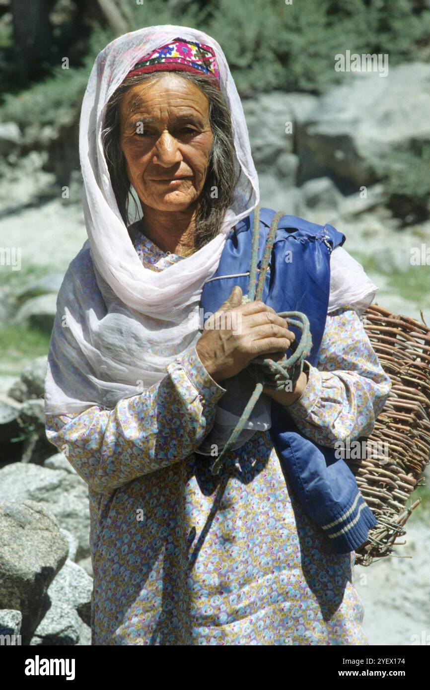 Gulmit hunza hi-res stock photography and images - Alamy