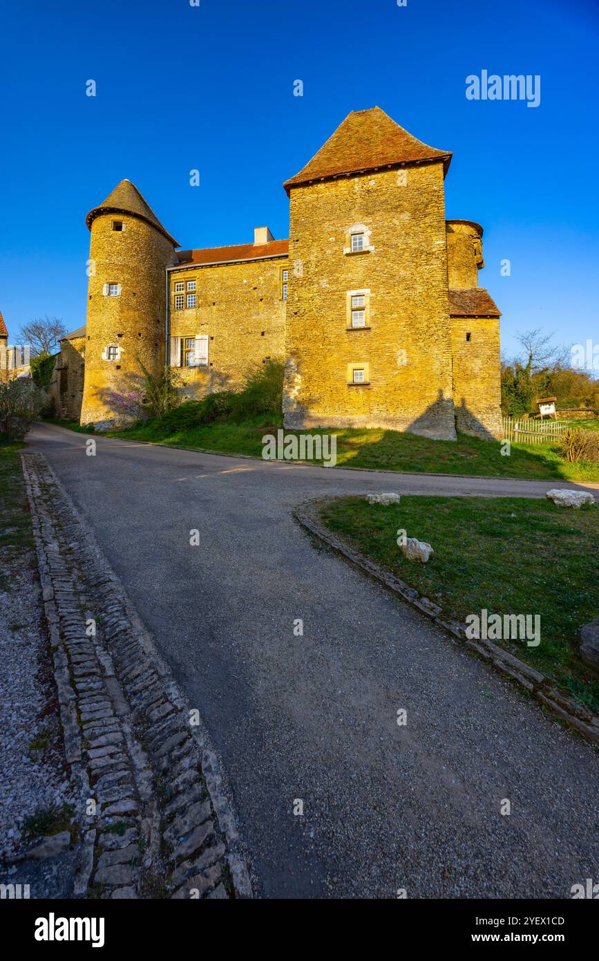 Chateau de Bissy-sur-Fley too Chateau de Pontus de Tyard, Bissy-sur ...