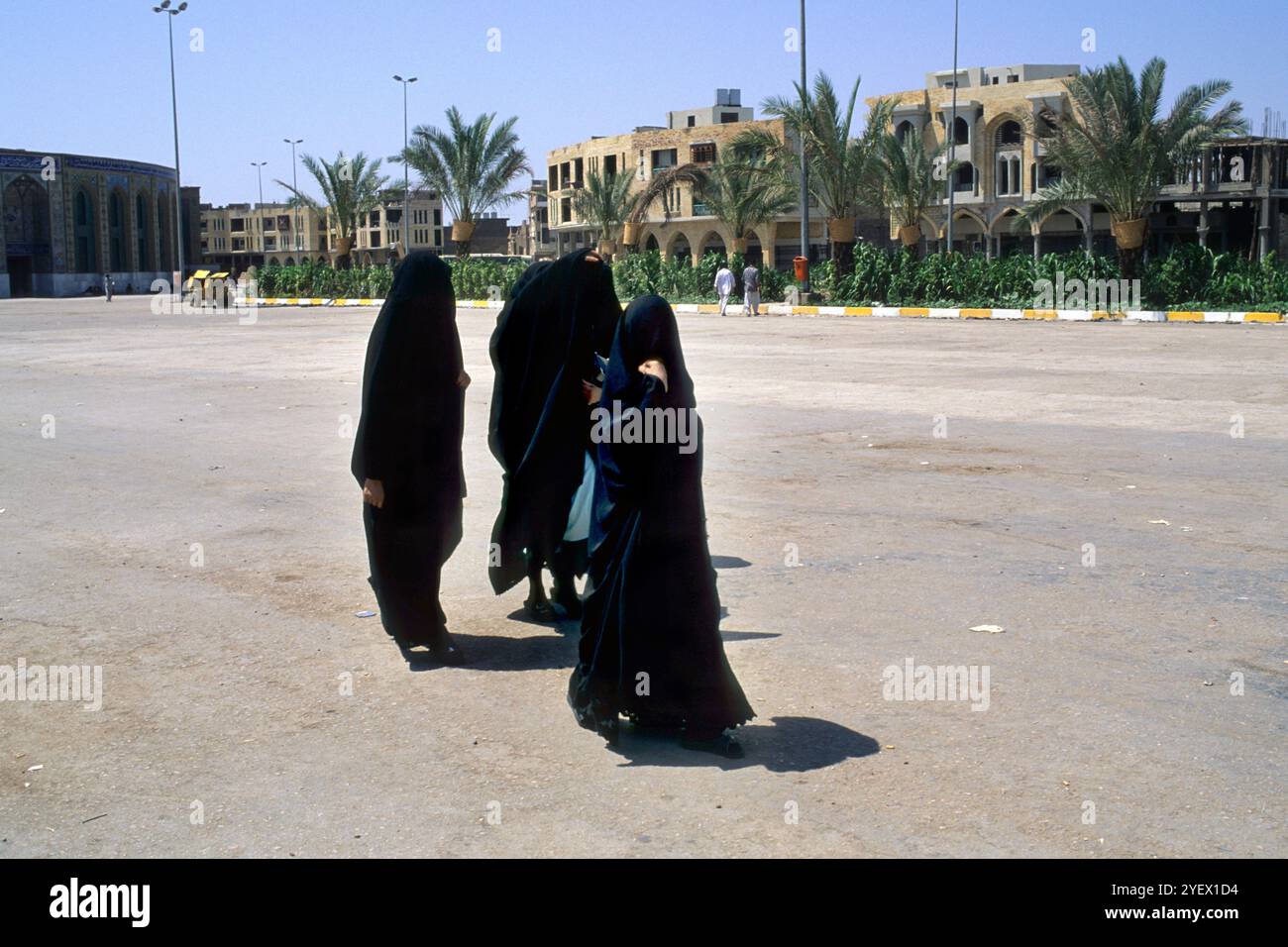 Chador iraq not hijab hi-res stock photography and images - Alamy