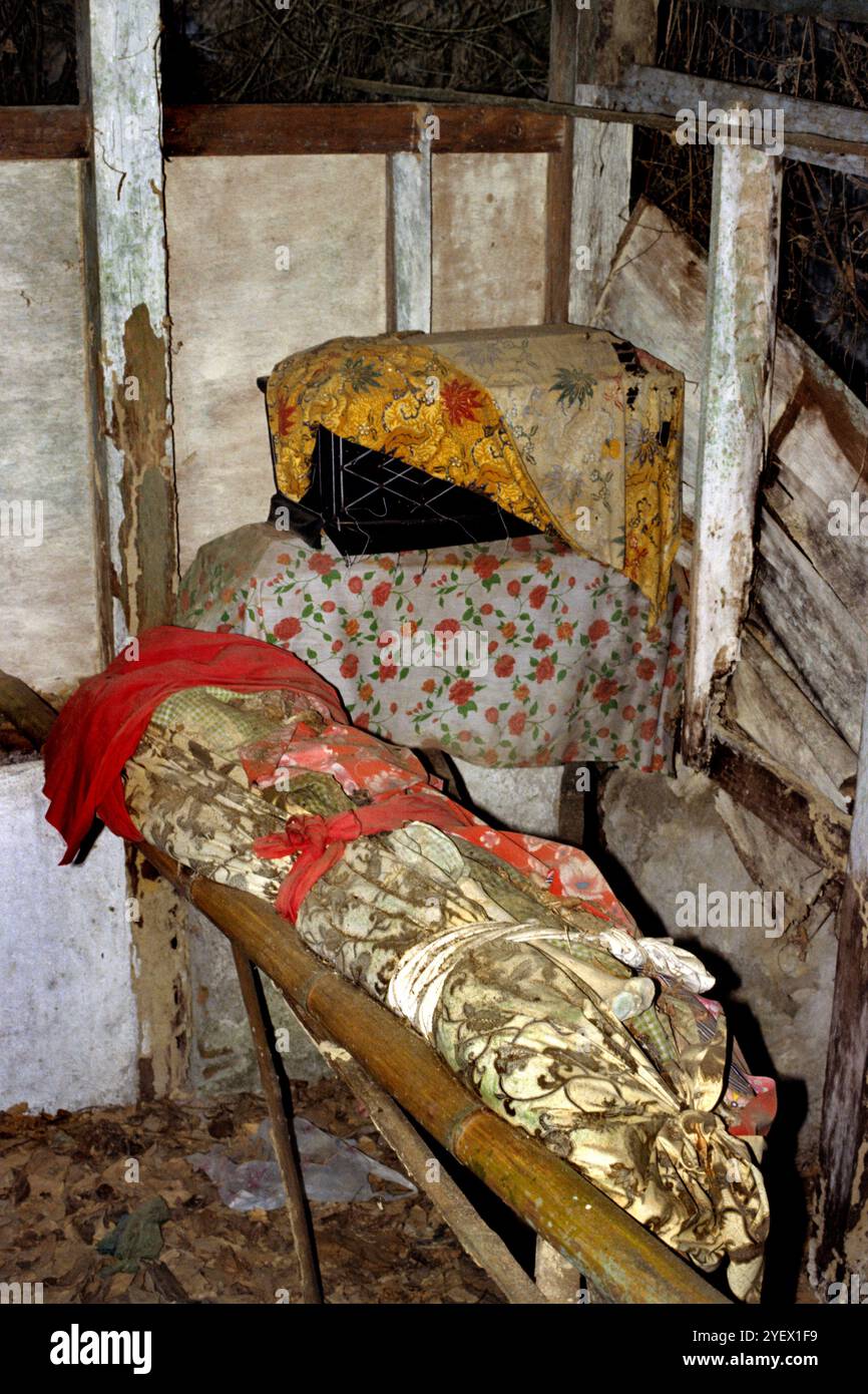 Corpse Wrapped In A Cloth And Deposited In A Cave Stock Photo - Alamy
