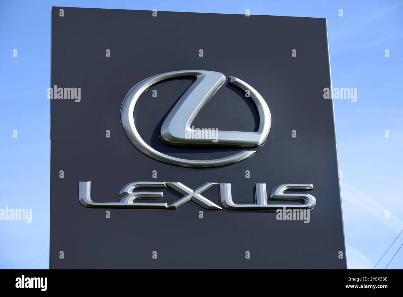 Logo lexus car brand hi-res stock photography and images - Alamy