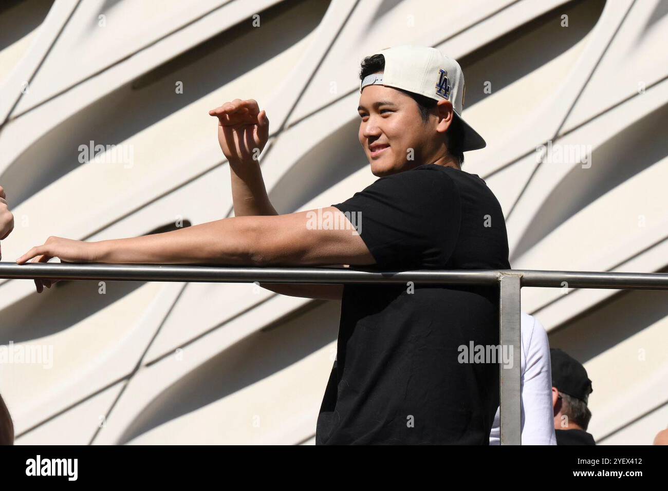Los Angeles Dodgers' Shohei Ohtani waves at fans during the baseball ...