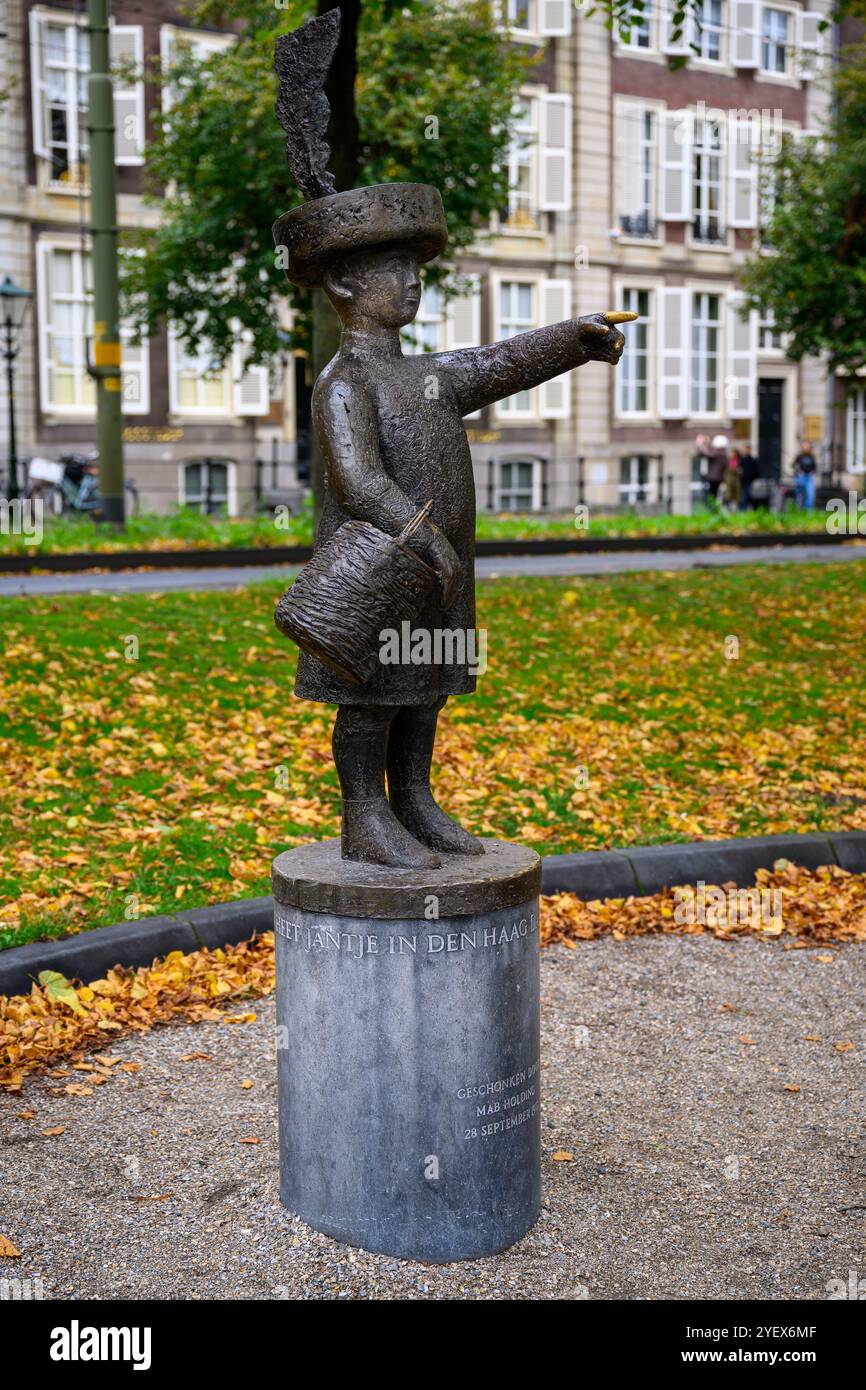 Haags jantje statue hi-res stock photography and images - Alamy