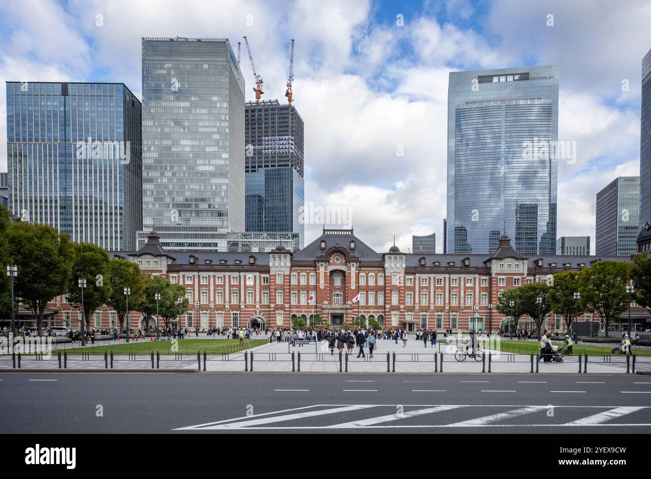 Panoramic view of Tokyo Station and Marunouchi square in Tokyo, Japan on 10 October 2024 Stock ...