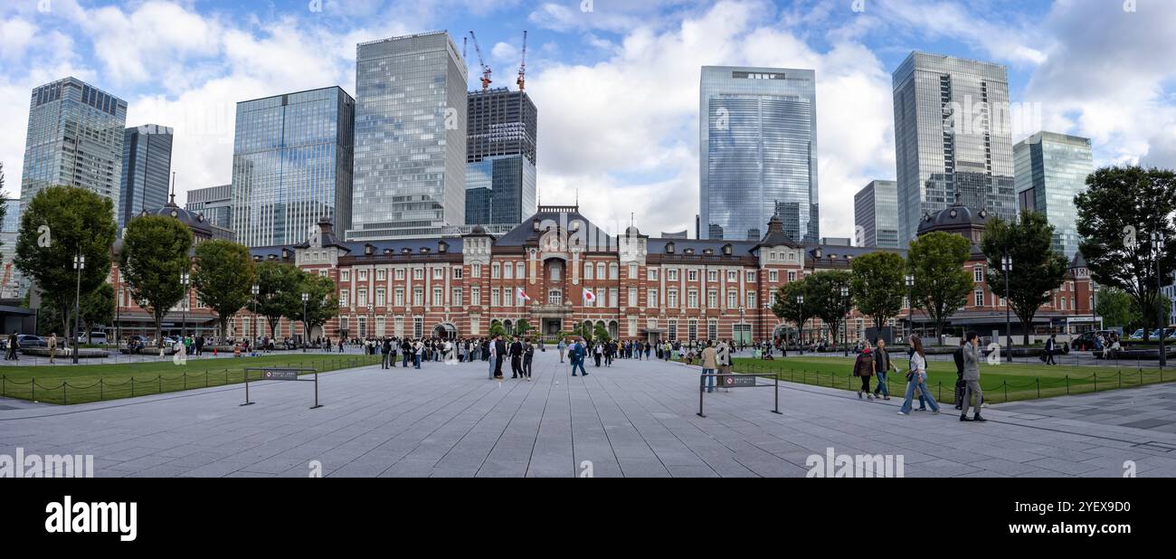 Panoramic view of Tokyo Station and Marunouchi square in Tokyo, Japan ...