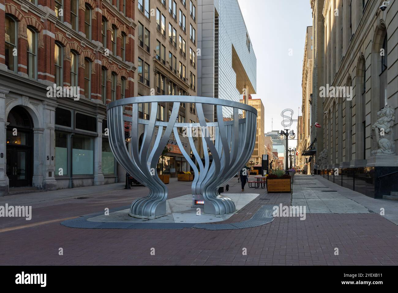 Lord stanleys gift monument hi-res stock photography and images - Alamy