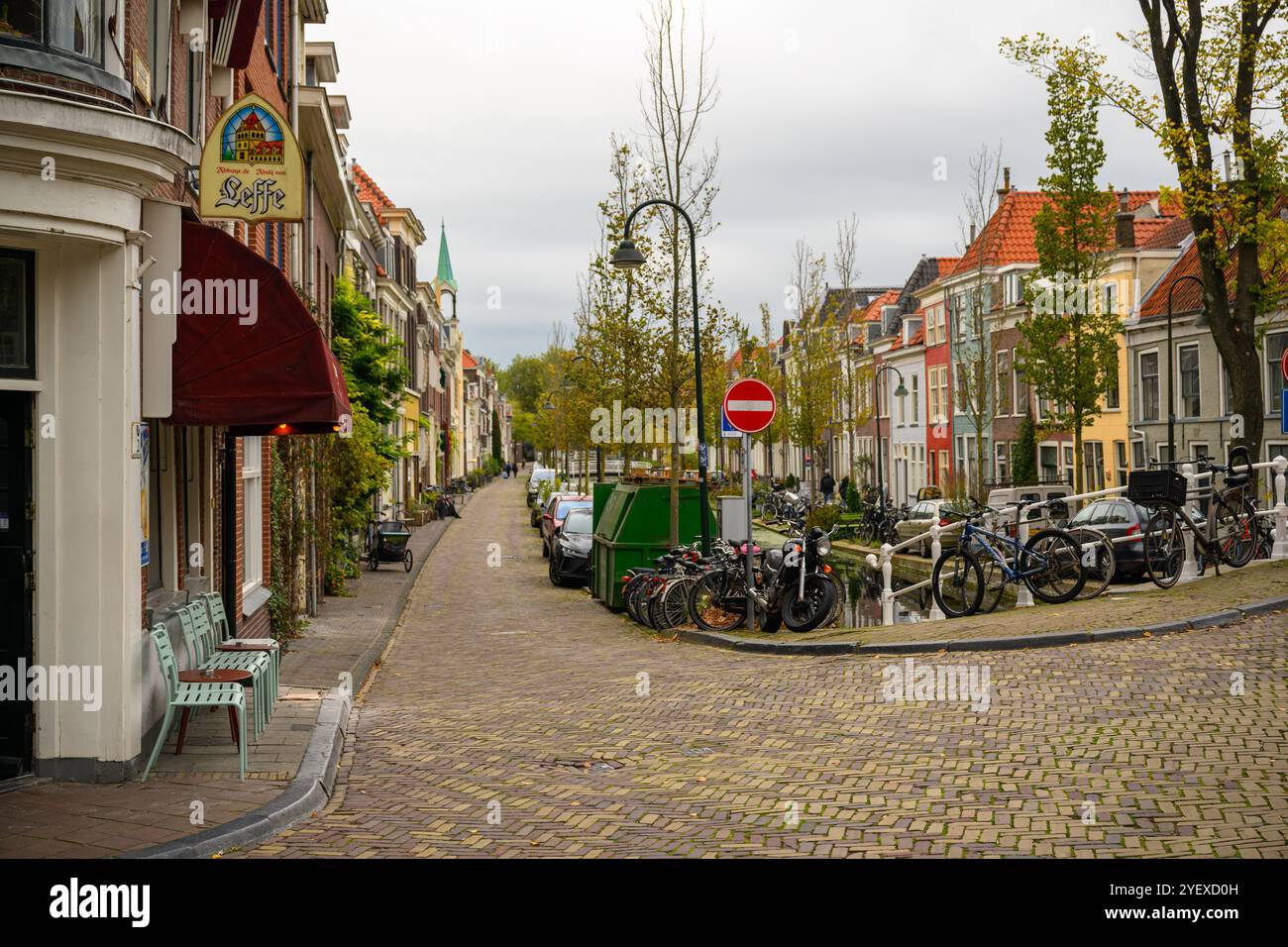 Dutch street scene hi-res stock photography and images - Alamy