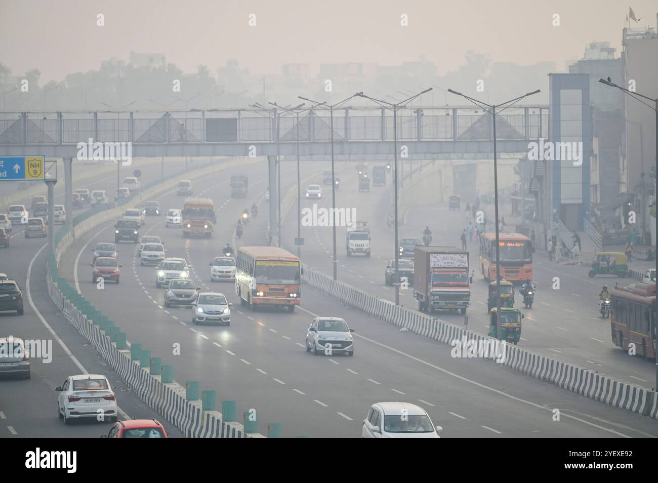 NEW DELHI, INDIA - NOVEMBER 1: Smog and pollution near Akshardham ...