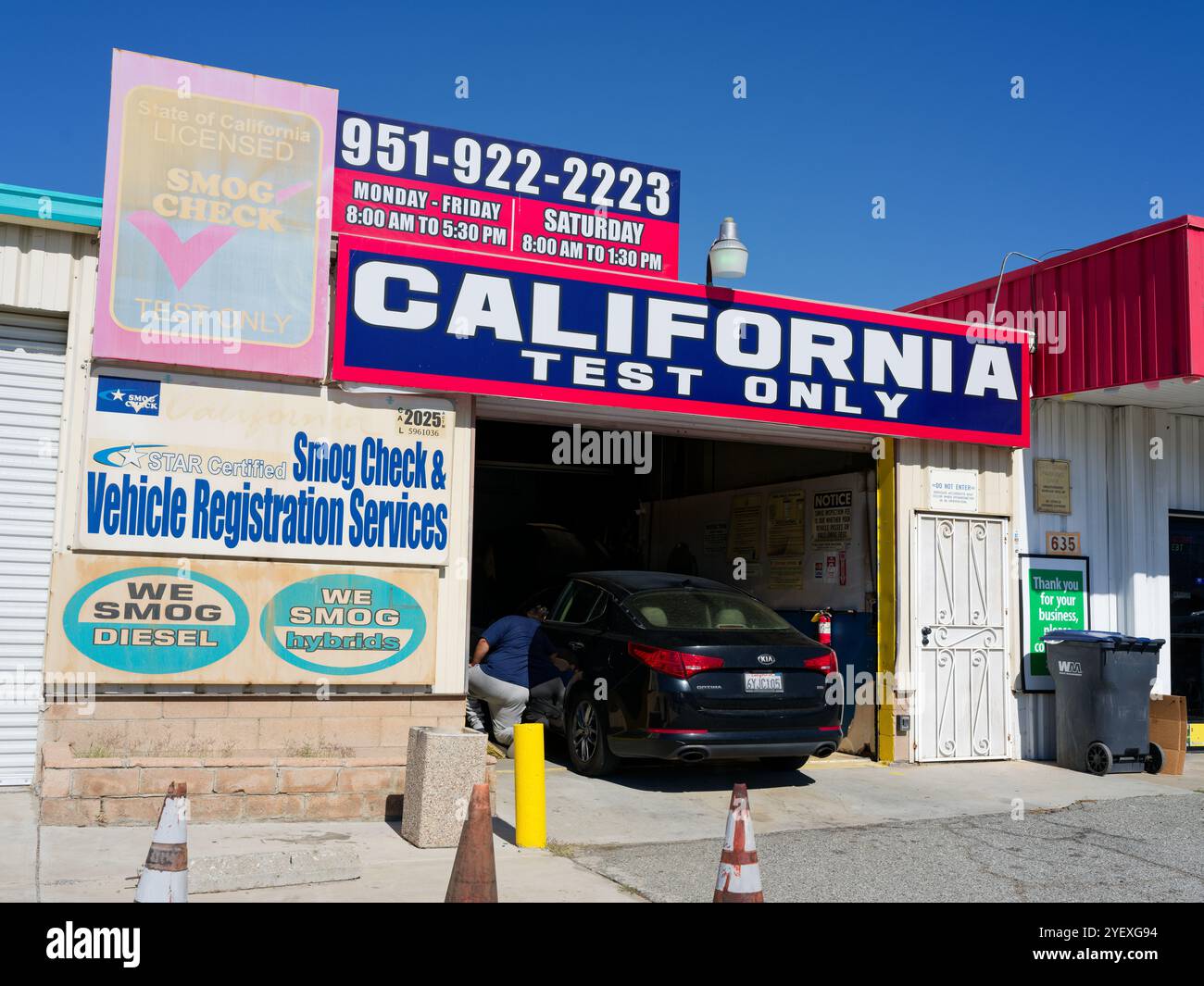California smog test location and car being serviced Stock Photo - Alamy