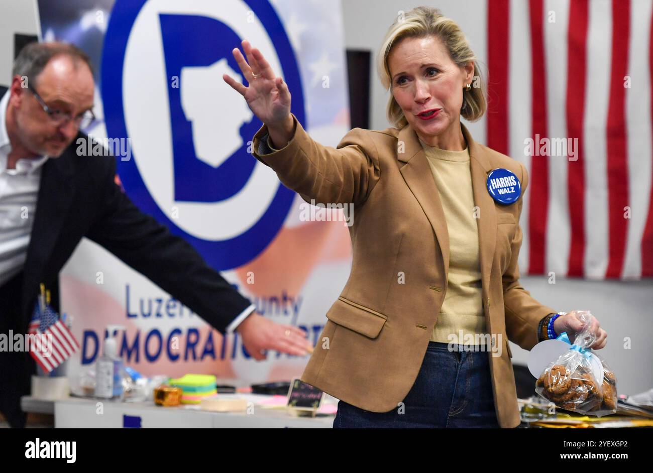 Wilkes Barre, United States. 01st Nov, 2024. First Lady Of Minnesota ...