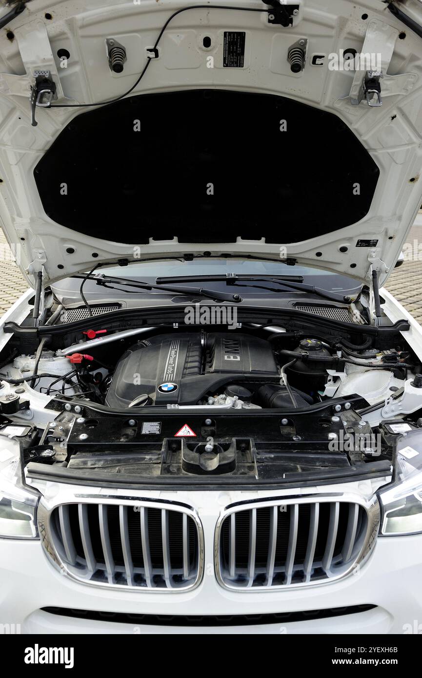 Bmw engine m power hi-res stock photography and images - Alamy