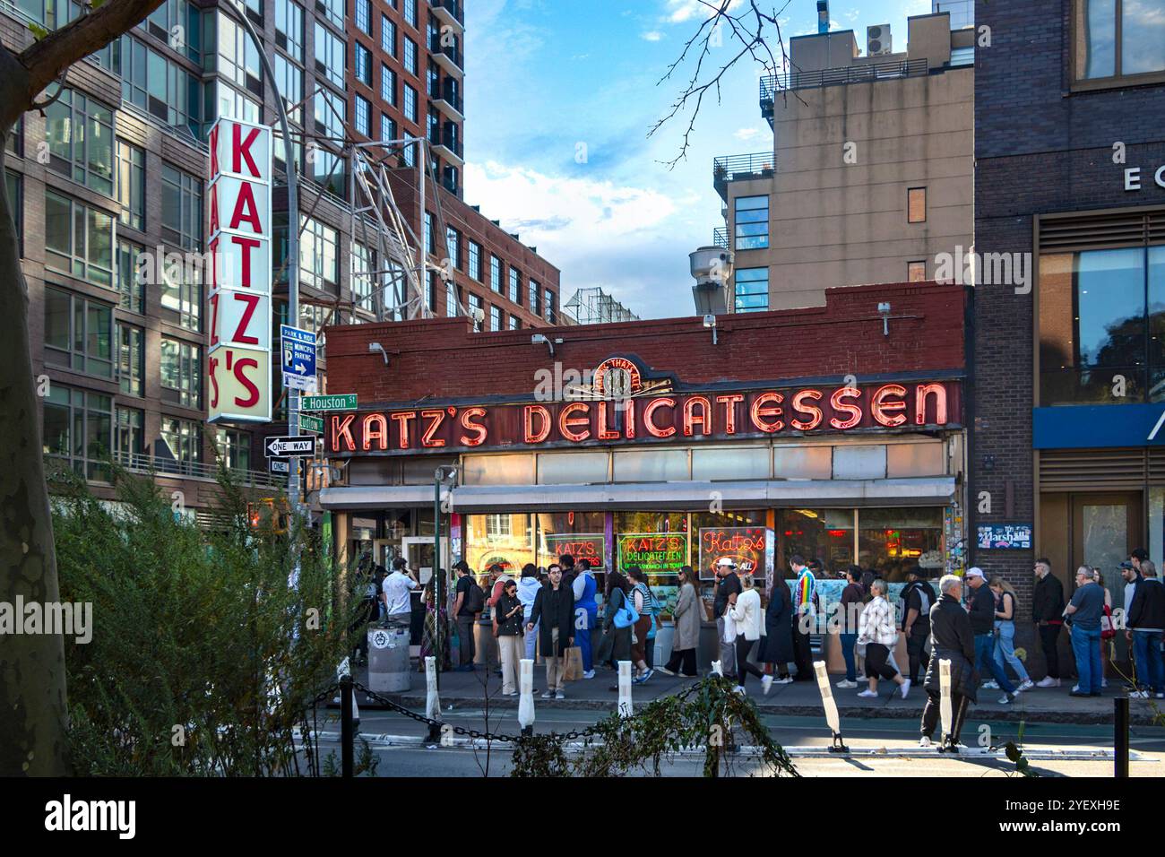 long line queue of people waiting outside famous Katz's Delicatessen ...