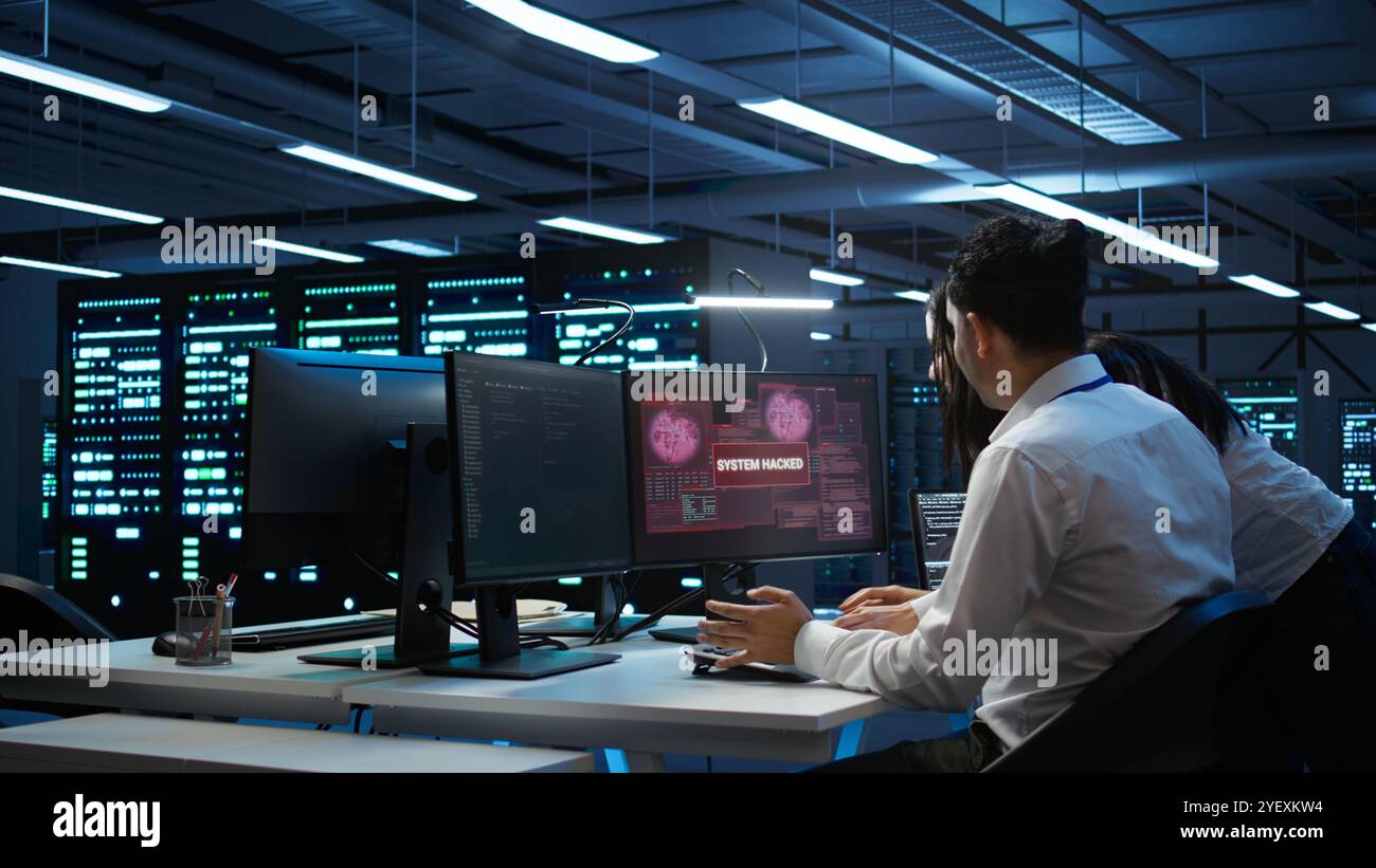 Teamworking data center computer hi-res stock photography and images - Alamy