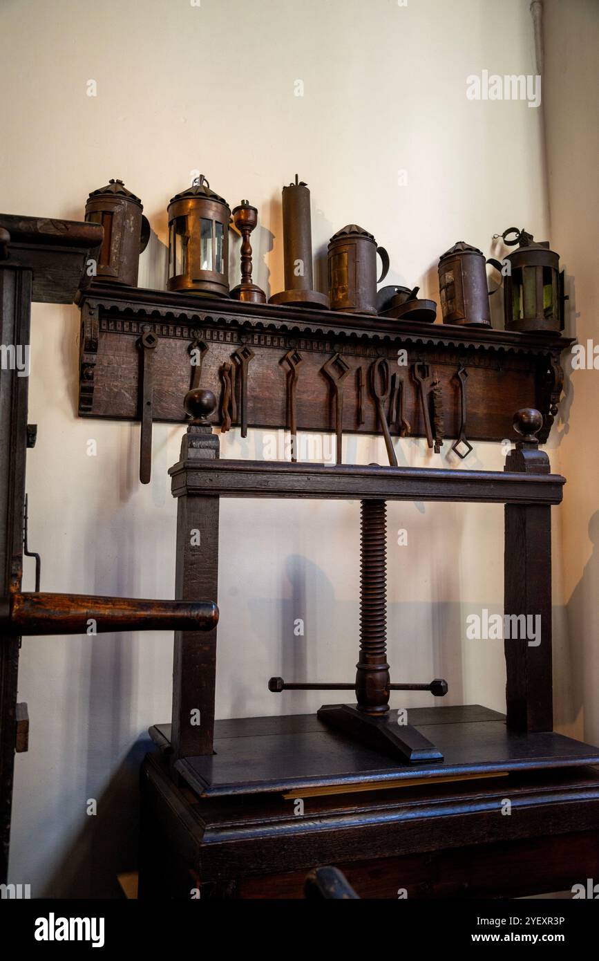 The two oldest printing presses in the world are located in the Plantin ...