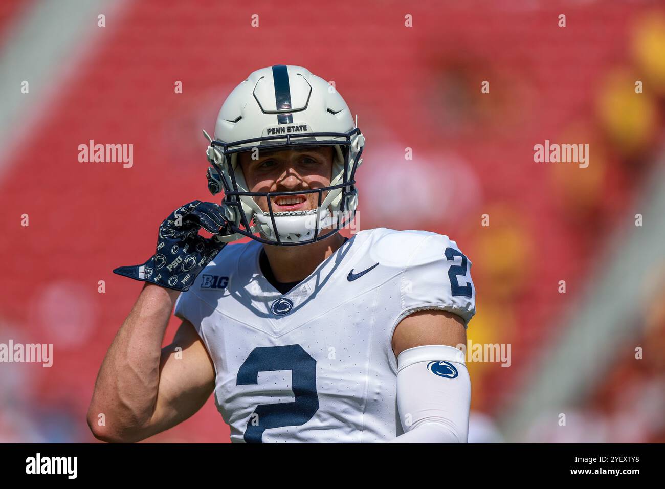 LOS ANGELES, CA - OCTOBER 12: Penn State Nittany Lions wide receiver ...